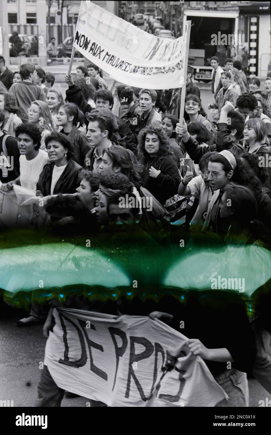 Archives 90ies: Pupils protest against violences at school, Lyon ...