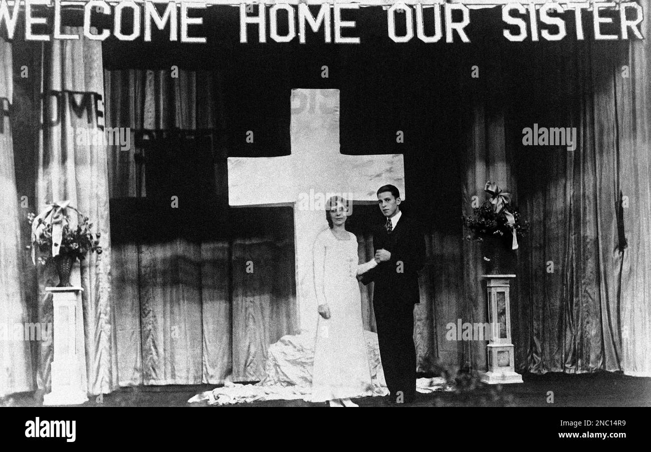 Aimee Semple McPherson, pastor of Angelus Temple in Los Angeles and ...