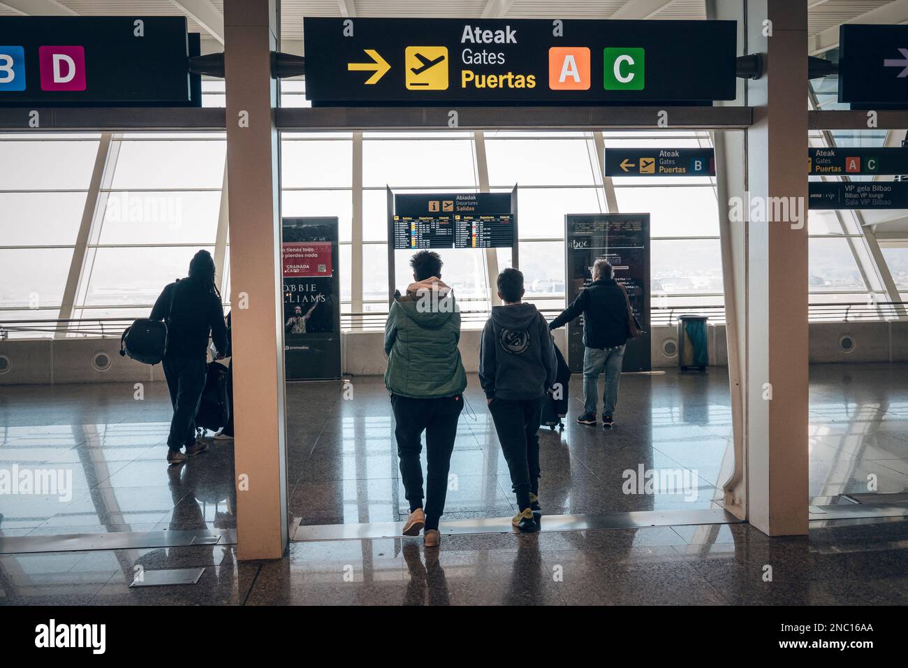 Schedules of canceled flights at airports hi-res stock photography and images - Alamy