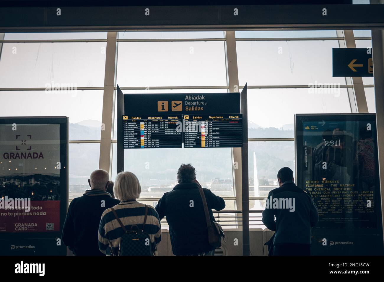 Schedules of canceled flights at airports hi-res stock photography and images - Alamy