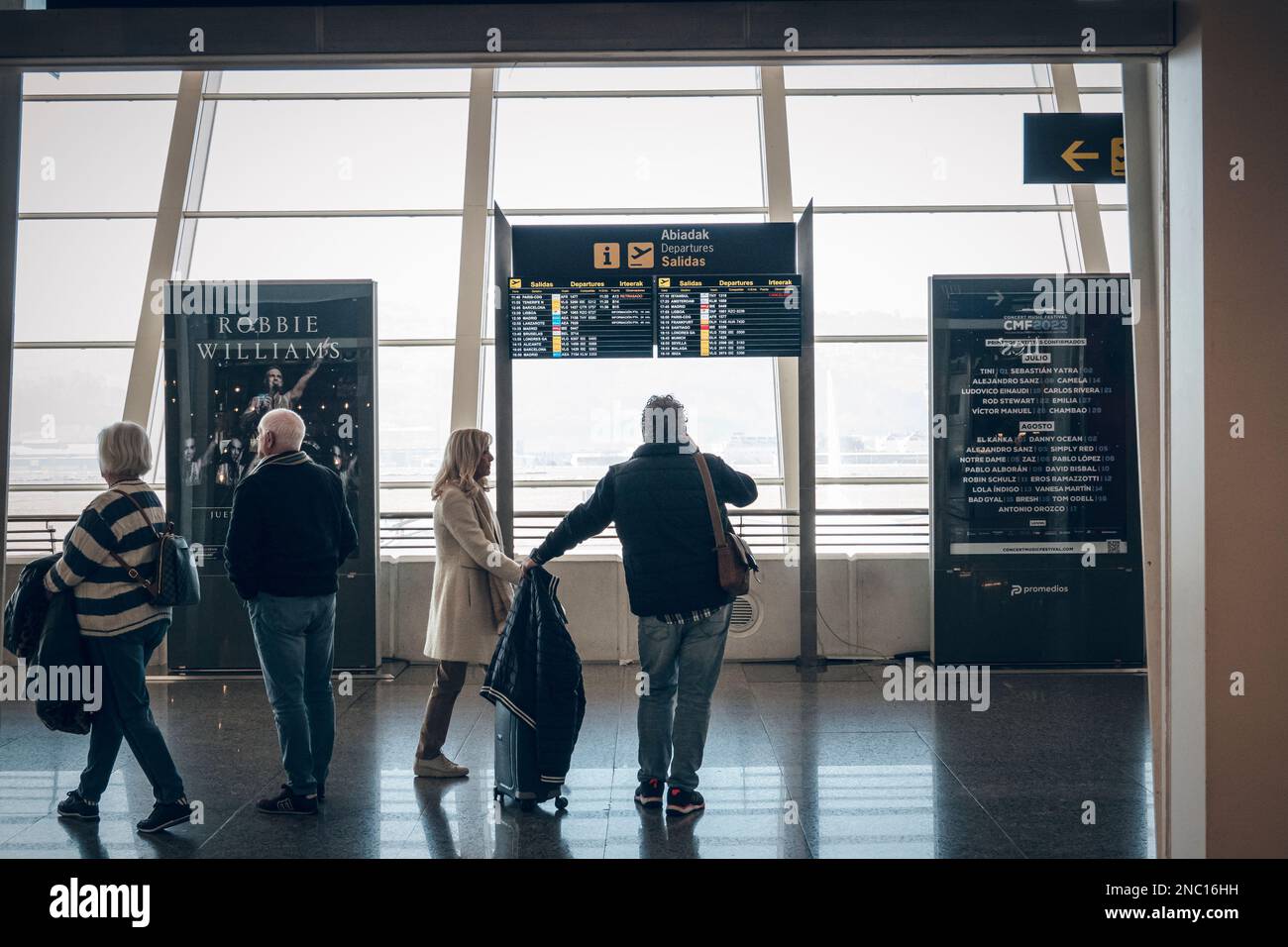 Schedules of canceled flights at airports hi-res stock photography and images - Alamy