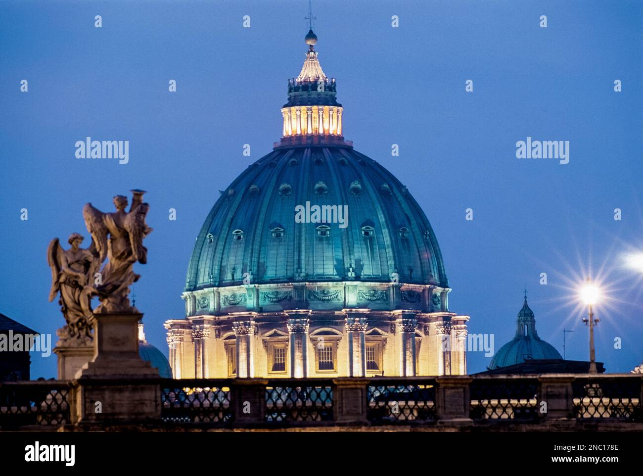 St peter's square rome aerial dome hi-res stock photography and images ...