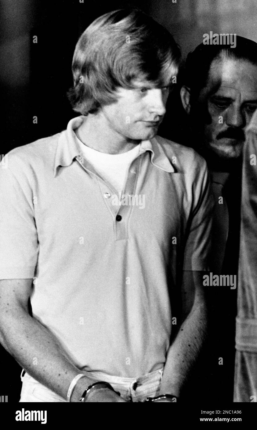 FILE - In this July 1976 file photo, Richard Schoenfeld leaves the ...