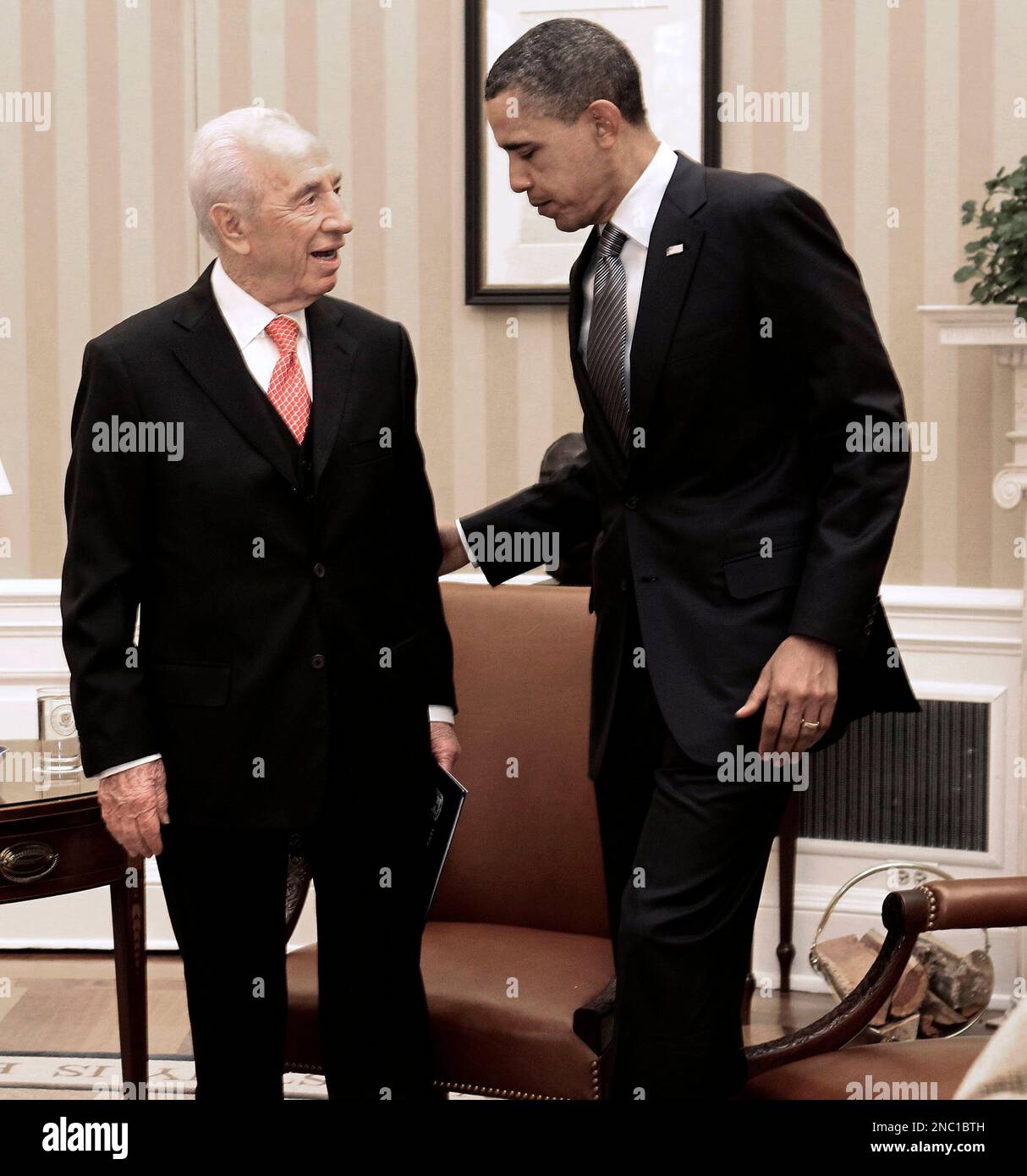 President Barack Obama meets with Israeli President Shimon Peres in the ...