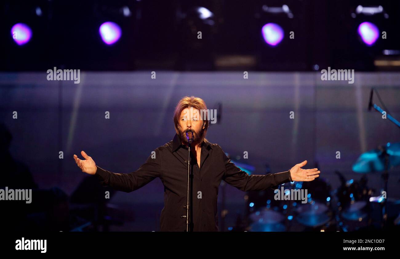 Ronnie Dunn performs at the Girls' Night Out: Superstar Women of ...