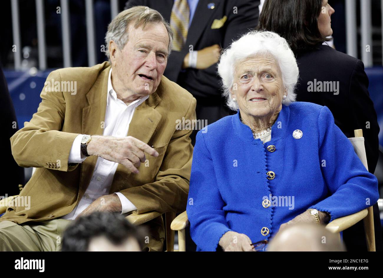 Former President George H. Bush and his wife Barbara Bush arrive before ...