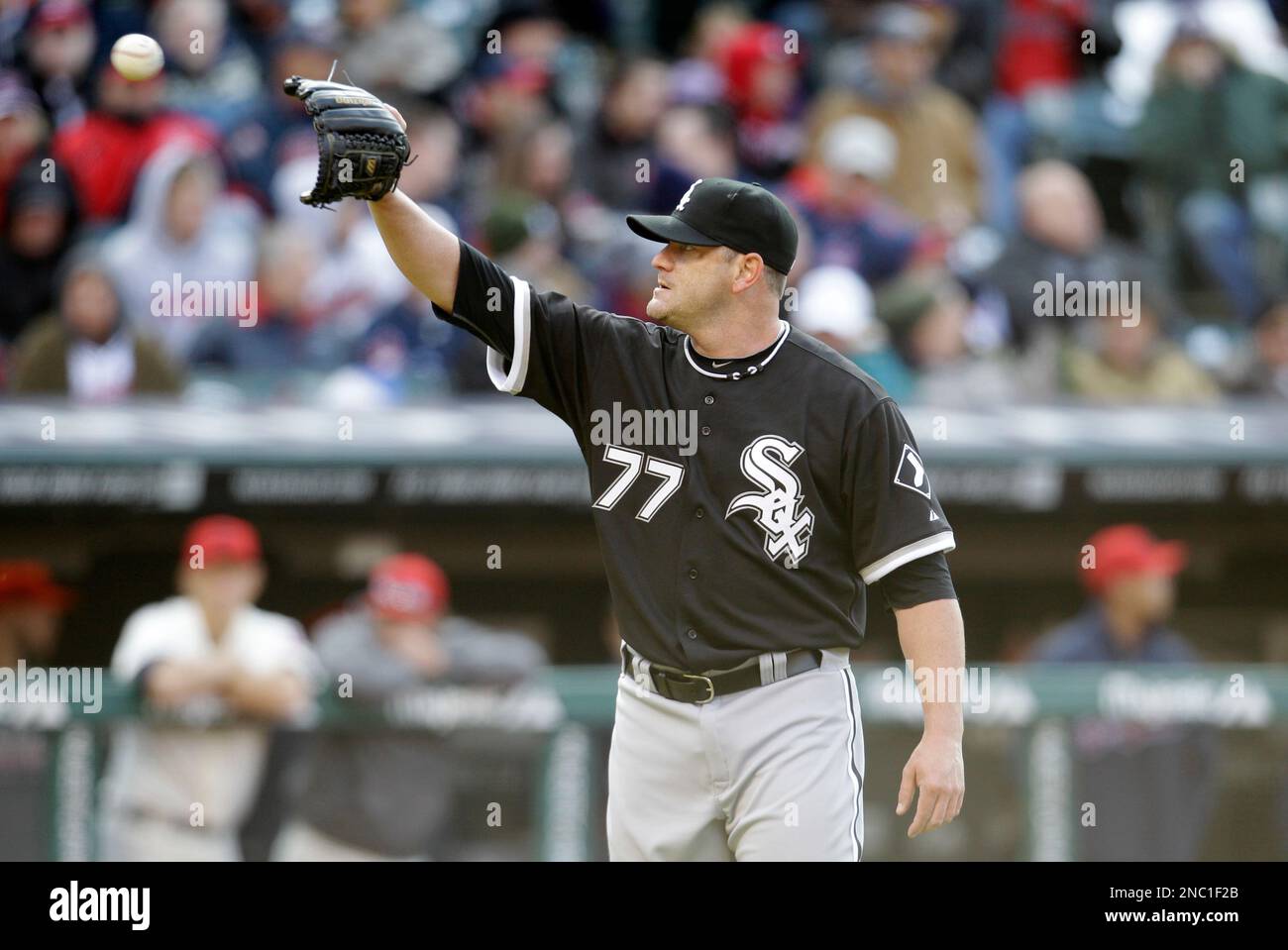 Chicago White Sox pitcher Will Ohman waits for the ball in an opening ...