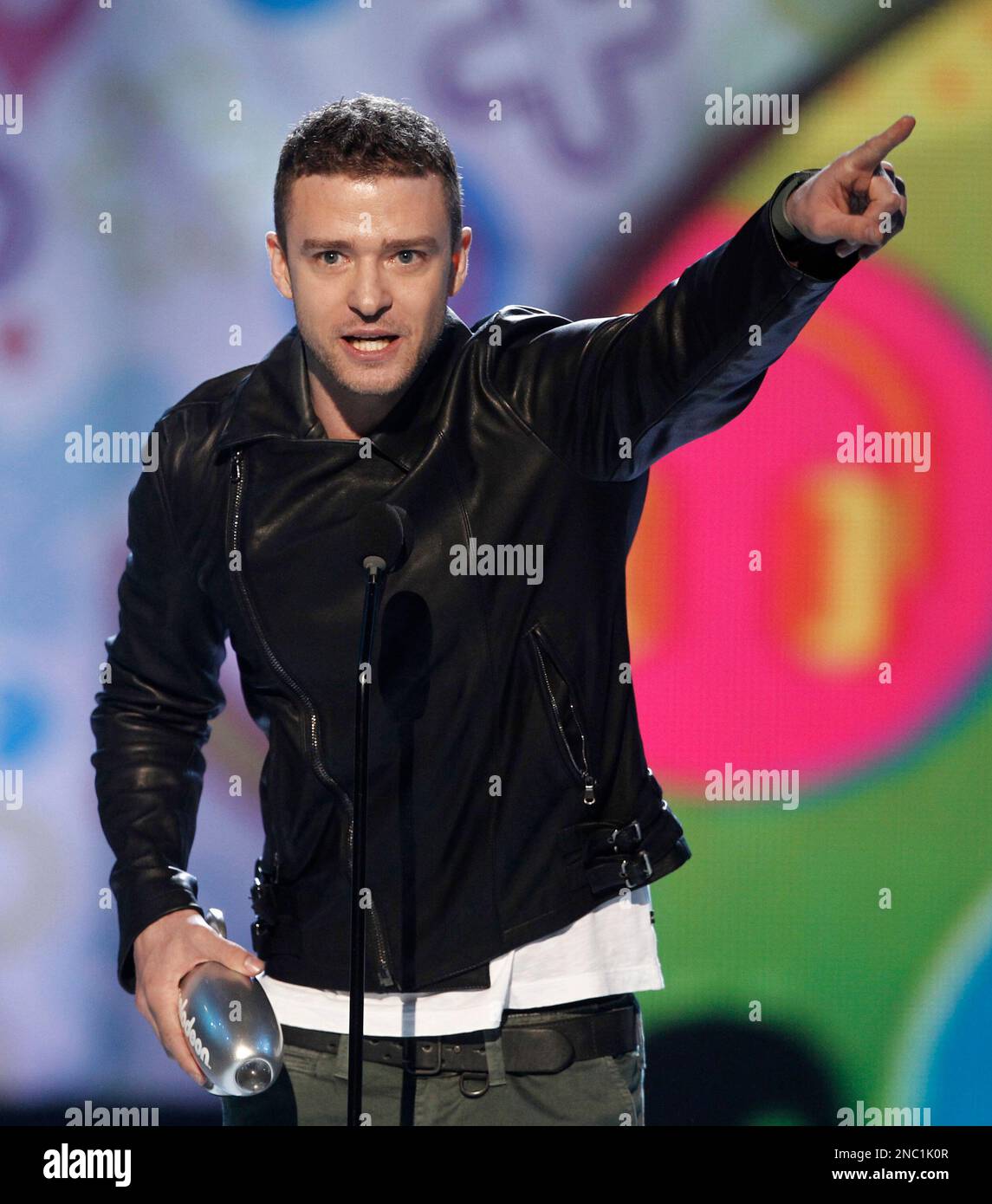 Justin Timberlake accepts the "Big Help" award at Nickelodeon's 24th ...