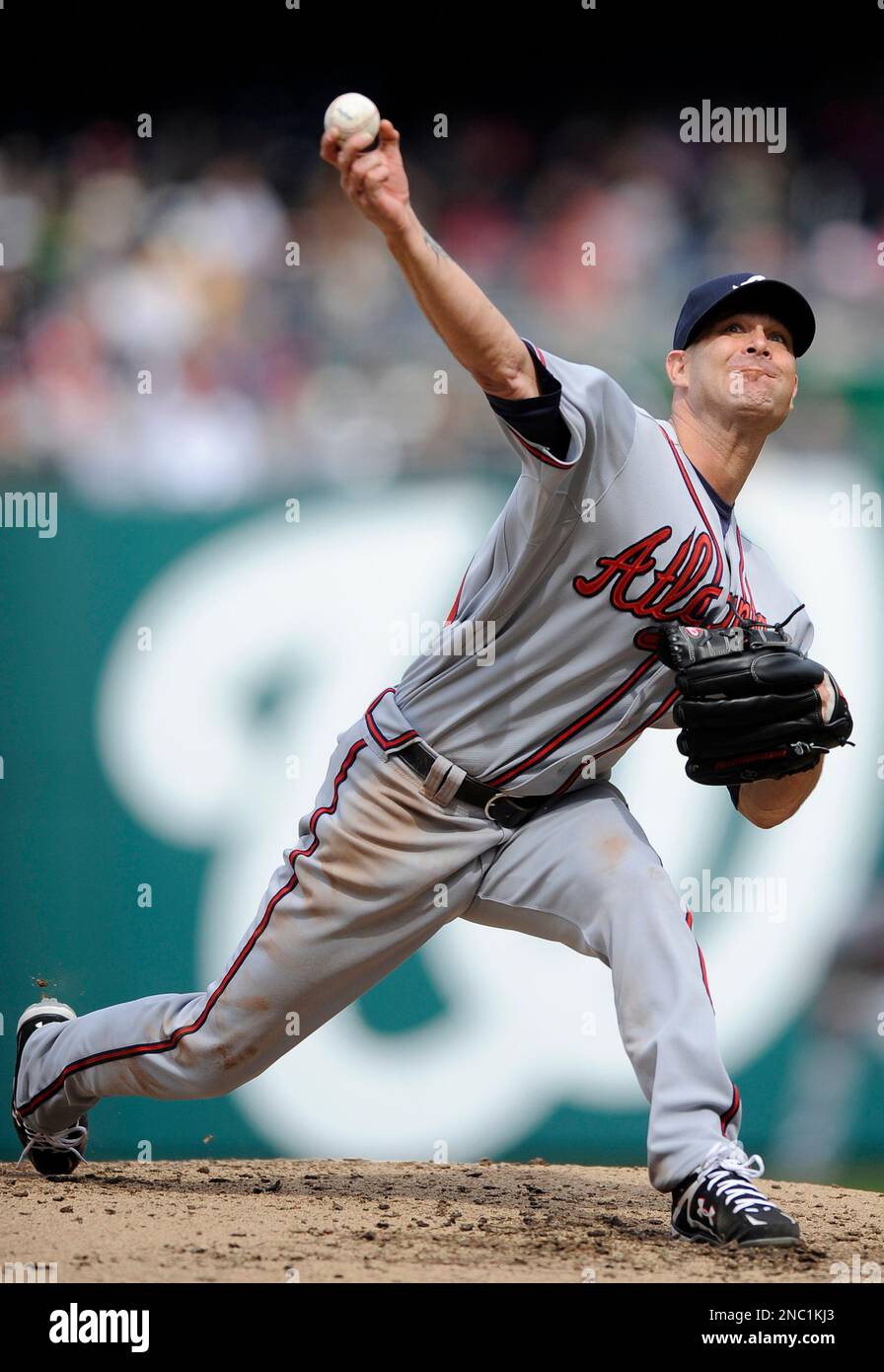 Atlanta Braves starter Tim Hudson delivers a pitch during the sixth ...