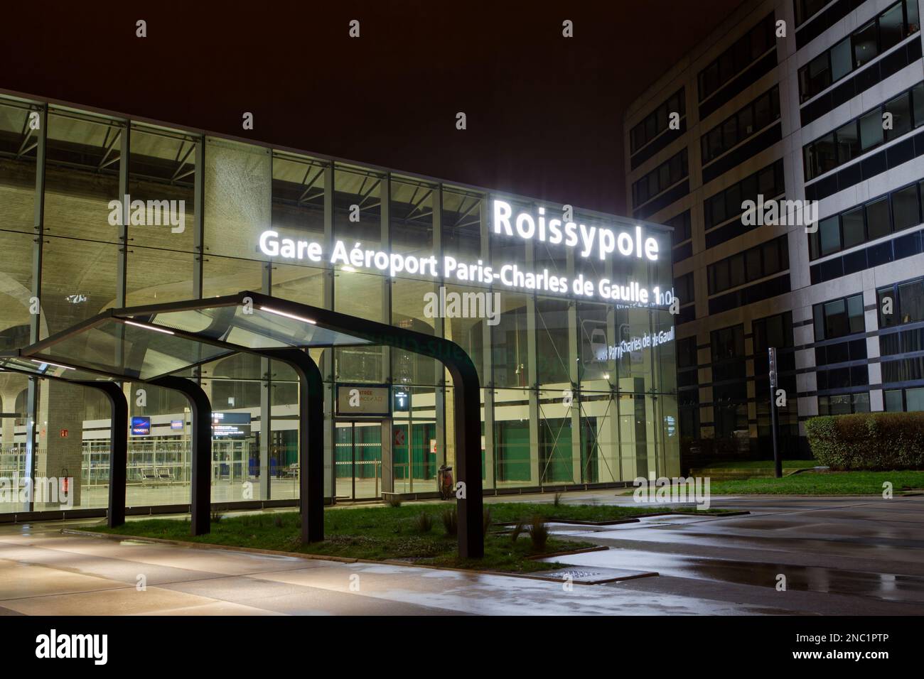 Roissypole at night - Charles de Gaulle Airport, Terminal 1 - Paris ...