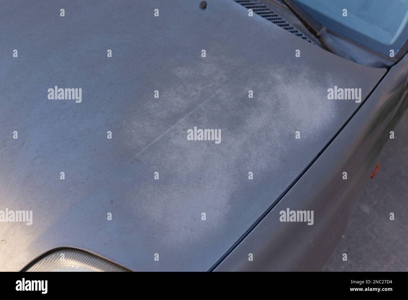 Cracked bonnet hi-res stock photography and images - Alamy
