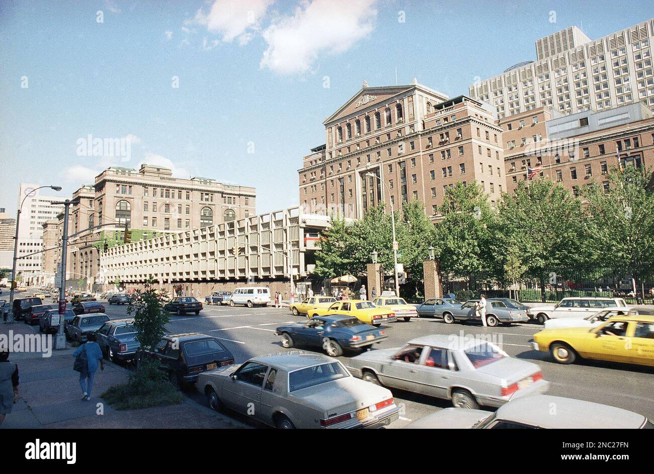 Exterior view of Bellevue Hospital in New York City in September 1986 ...