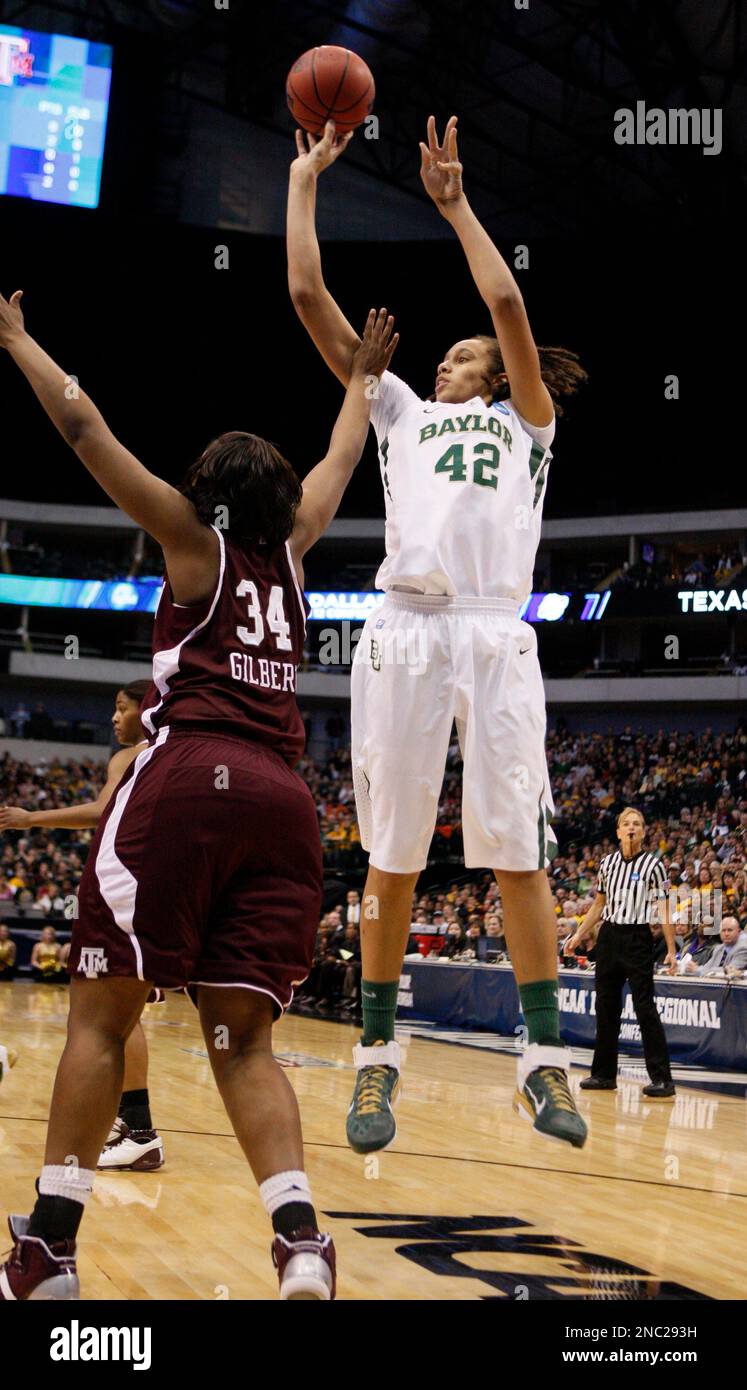 Baylor center Brittney Griner (42) shoots against Texas A&M center ...