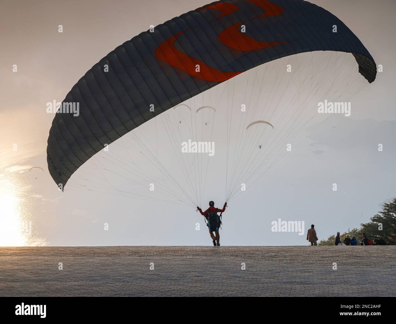 Flying and skydiving over city hi-res stock photography and images - Alamy