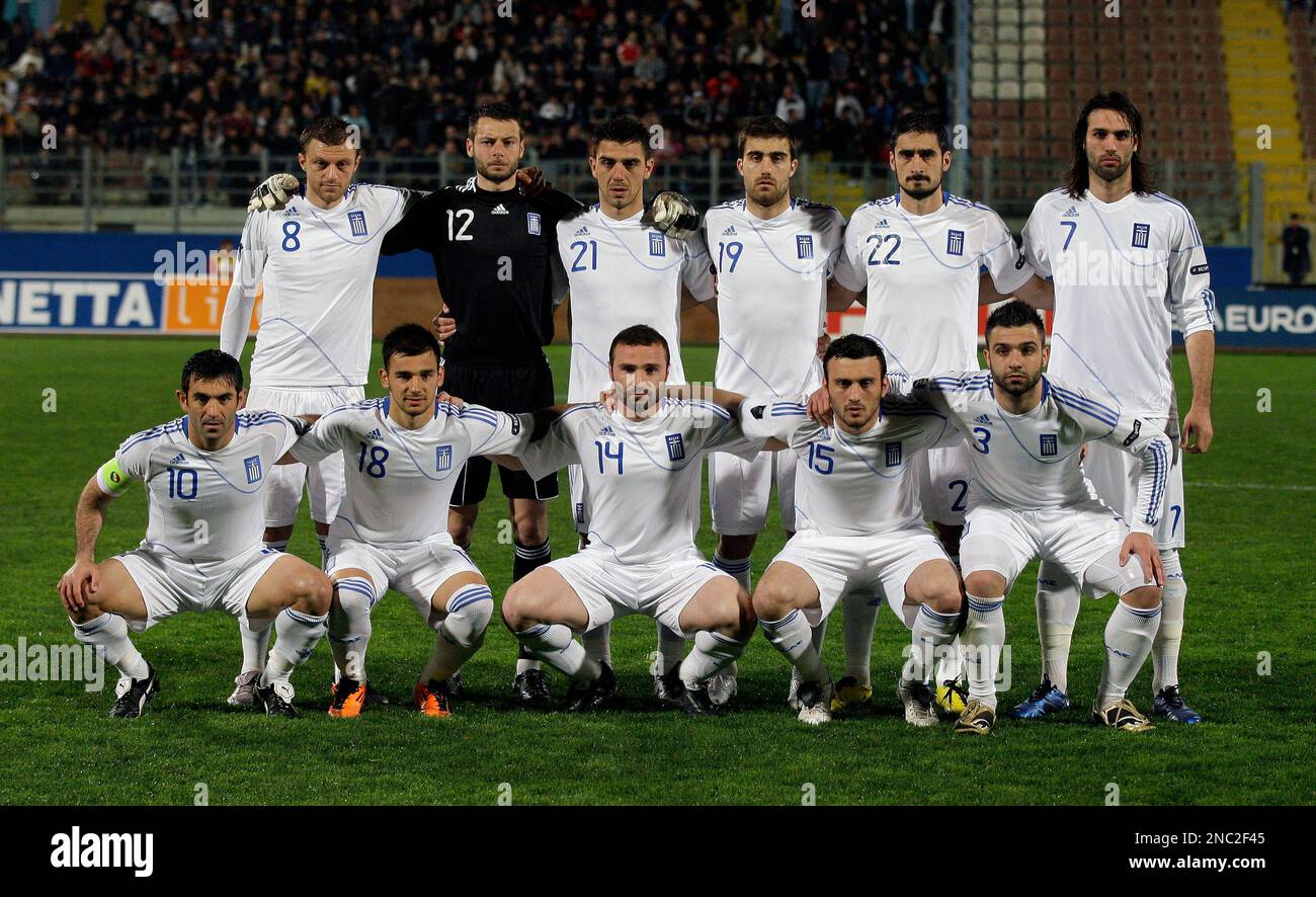 Players of Greece pose for the photographers before a Euro 2012 Group F ...