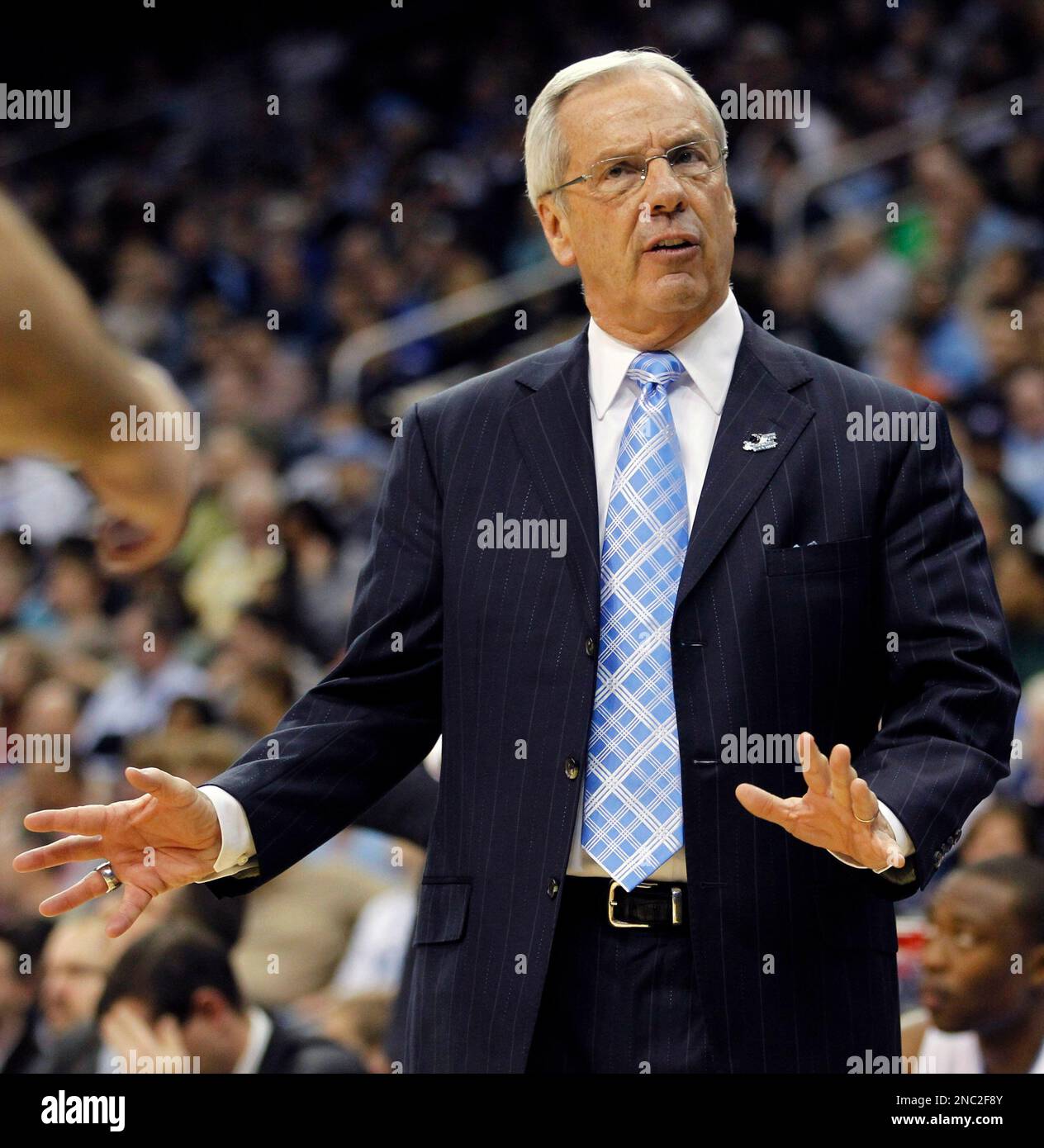North Carolina head coach Roy Williams reacts during the first half of ...