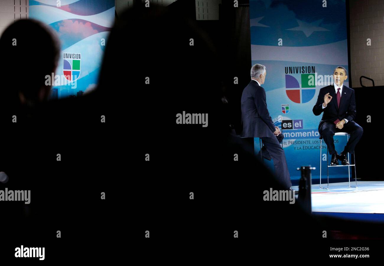 President Barack Obama, with Univision news anchor Jorge Ramos ...