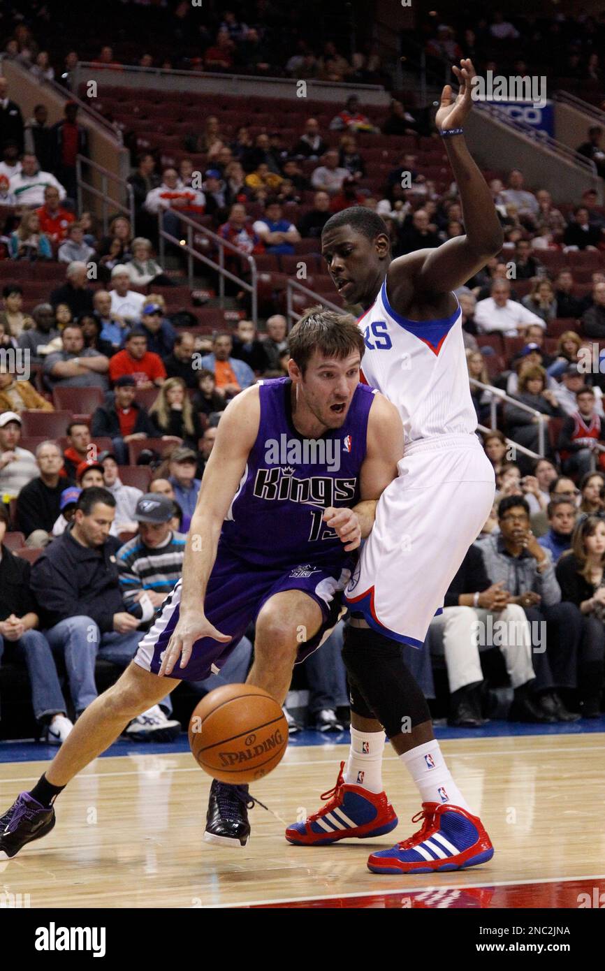 Sacramento Kings' Beno Udrih, of Slovenia, drives down the court during ...