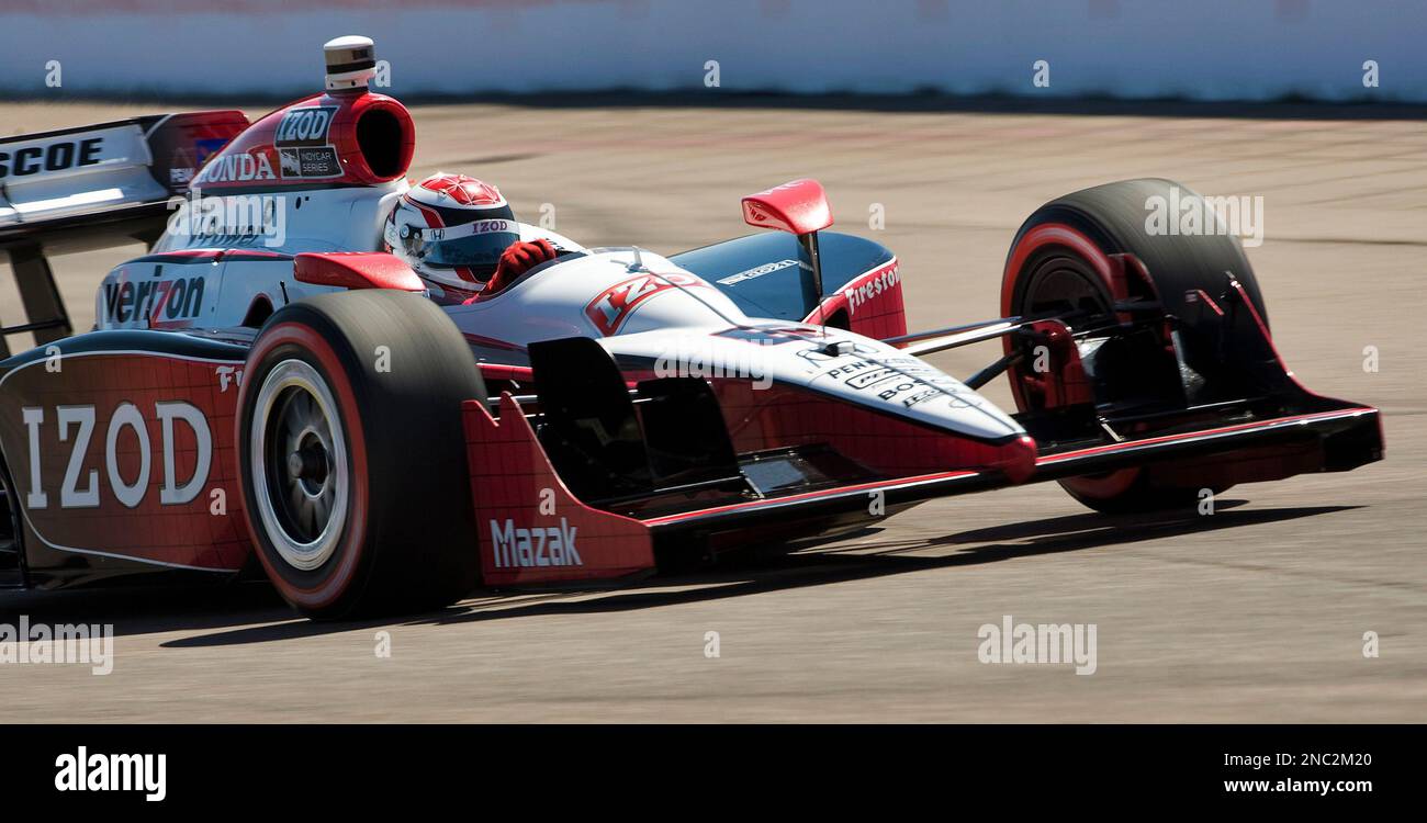 Target Chip Ganassi Racing's Ryan Briscoe, of Australia, steers into ...