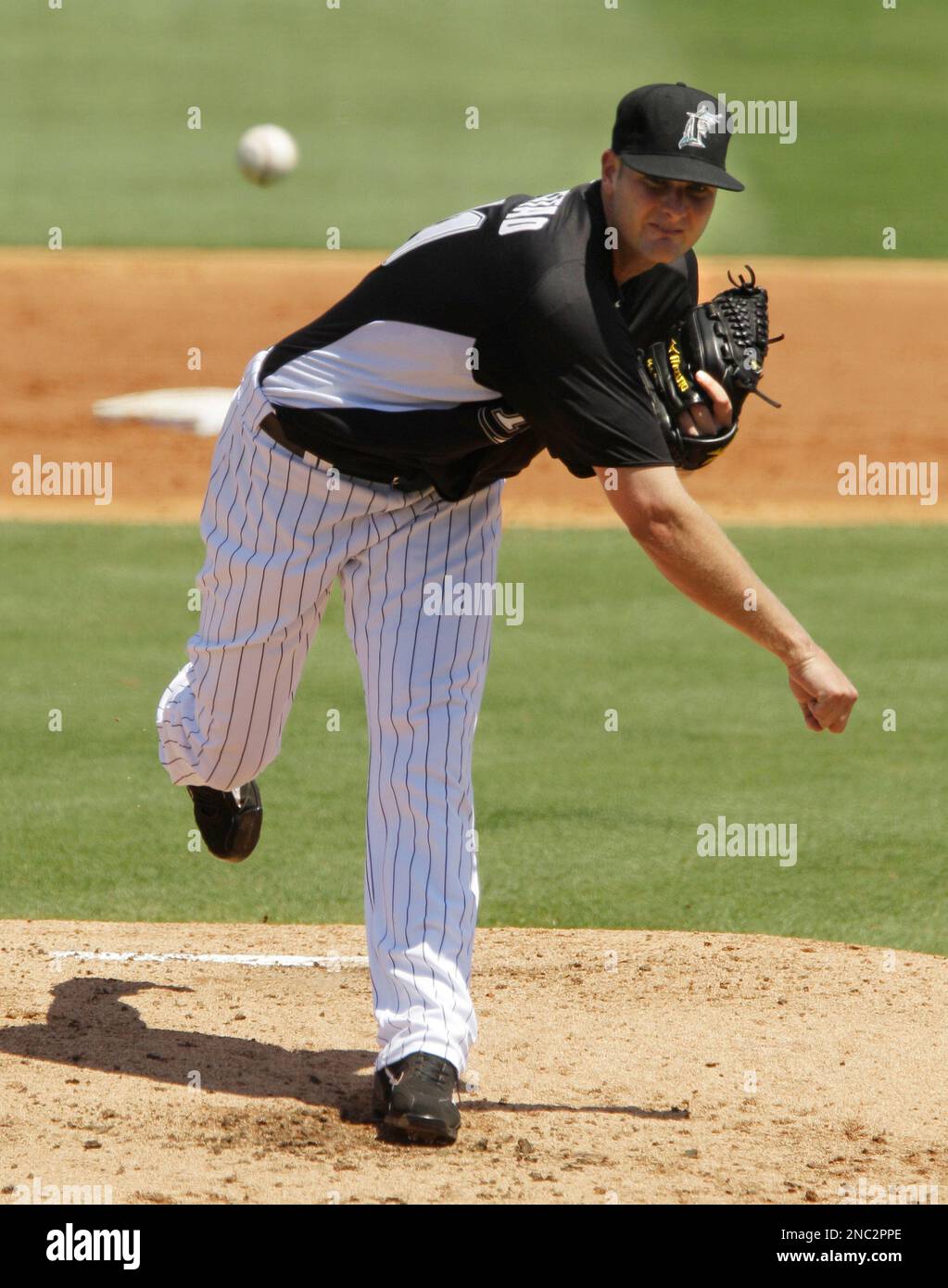 Florida Marlins starting pitcher Chris Volstad (41) throws during the ...