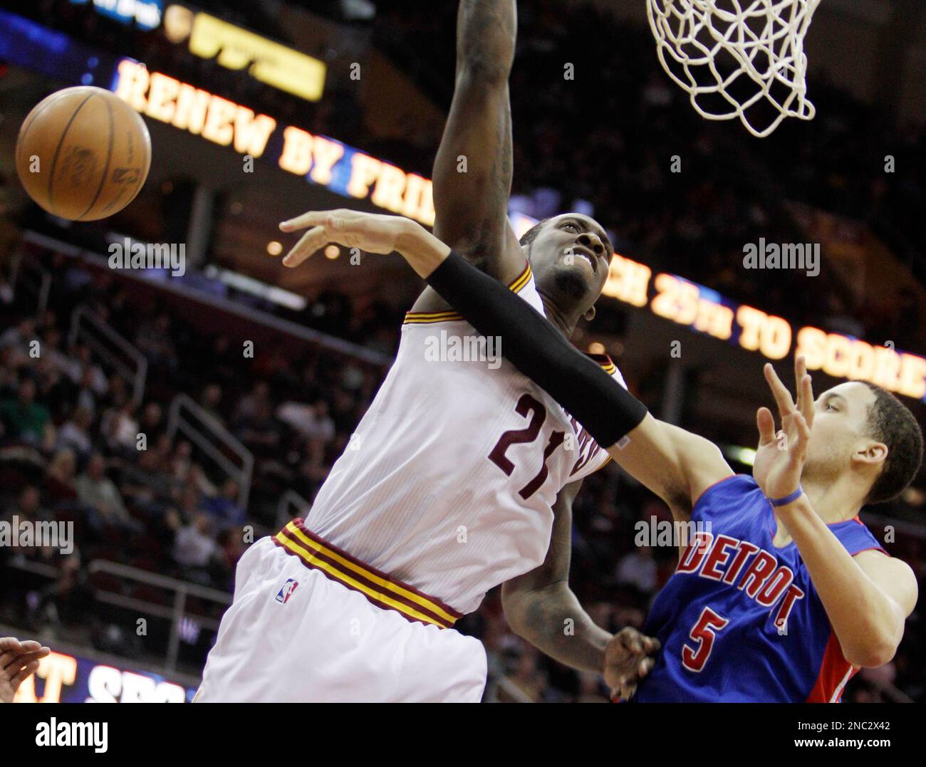 Detroit Pistons' Austin Daye (5) knocks the ball loose from Cleveland ...