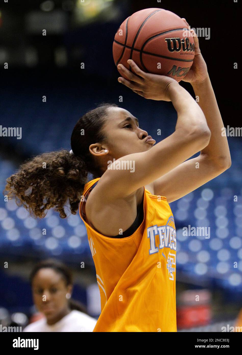 Tennessee guard Meighan Simmons shoots during practice for an NCAA ...