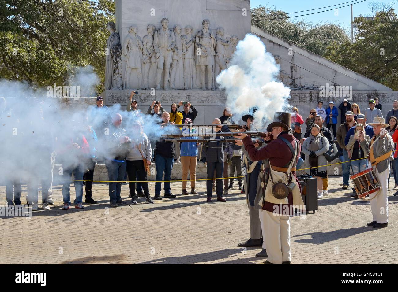 Long rifle alamo hi-res stock photography and images - Alamy