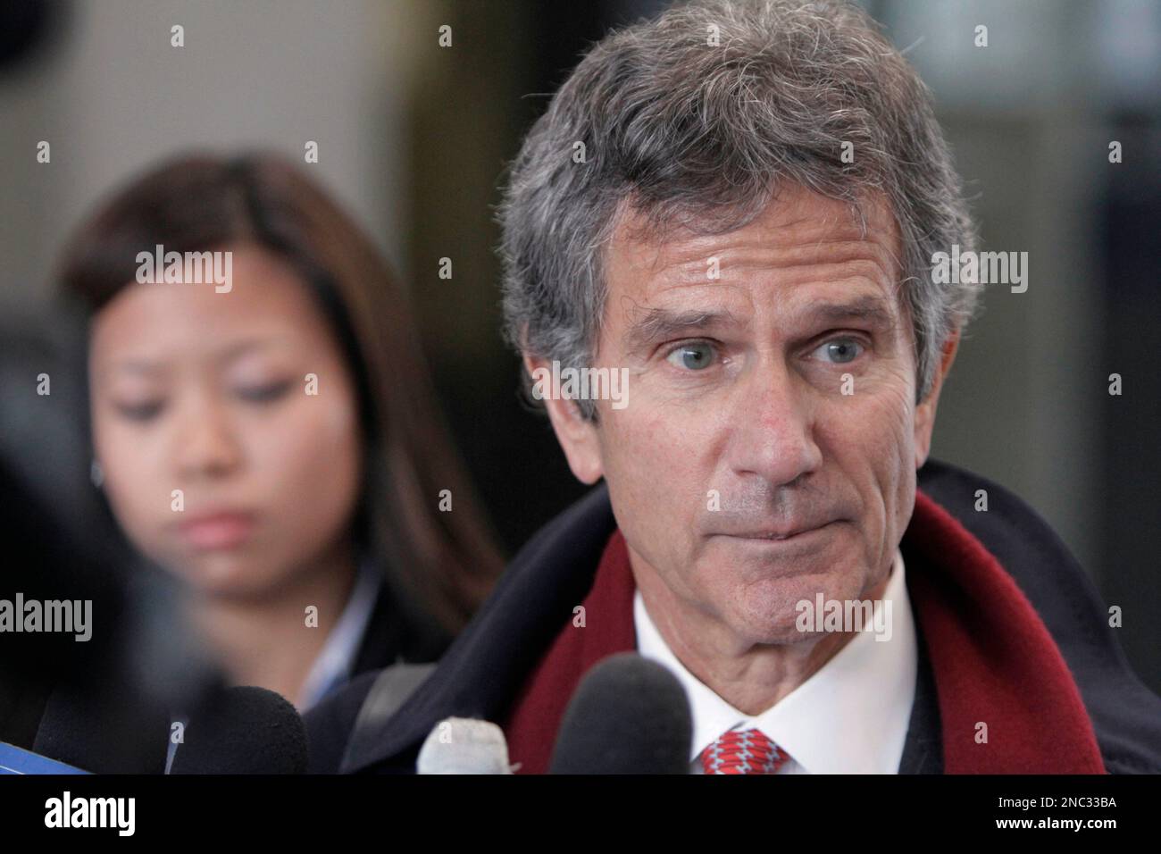 Defense attorney Robert Byman, addresses the media at the Cook County ...