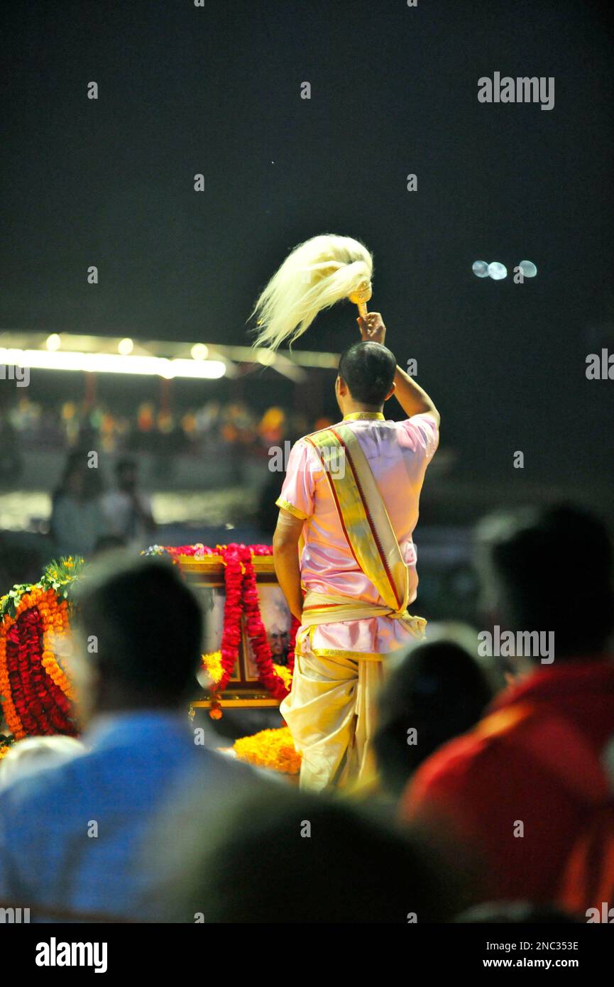 Group of people perform rituals, Varanasi - India Stock Photo - Alamy