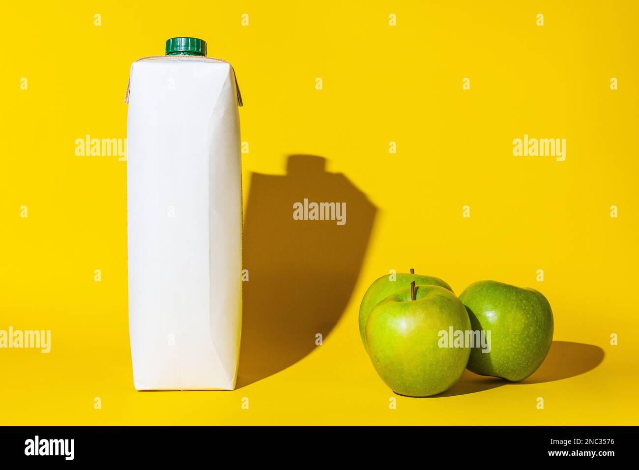 juice pack empty copy space apples, apple juice for drinking,several ...