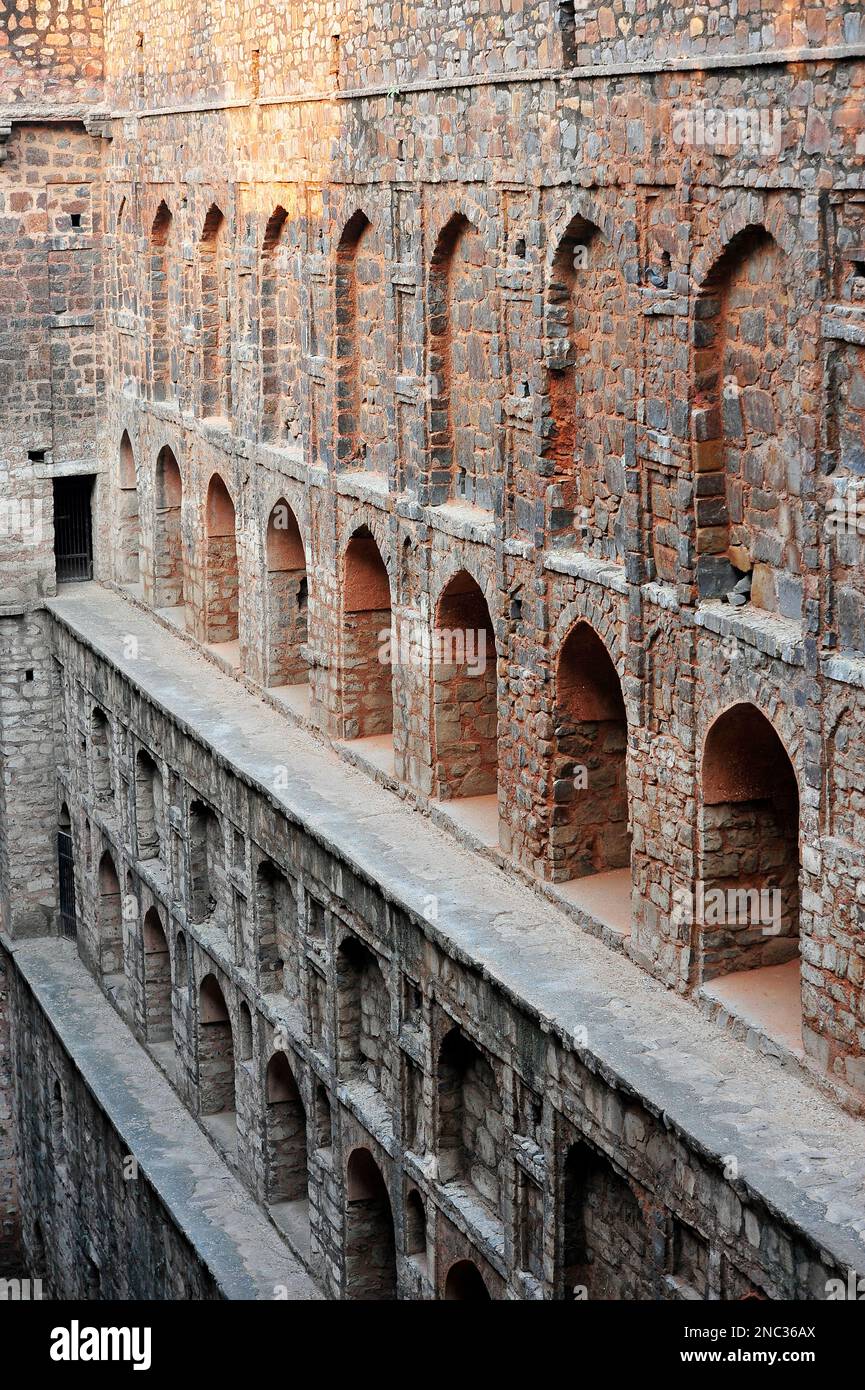Stepwell delhi hi-res stock photography and images - Alamy
