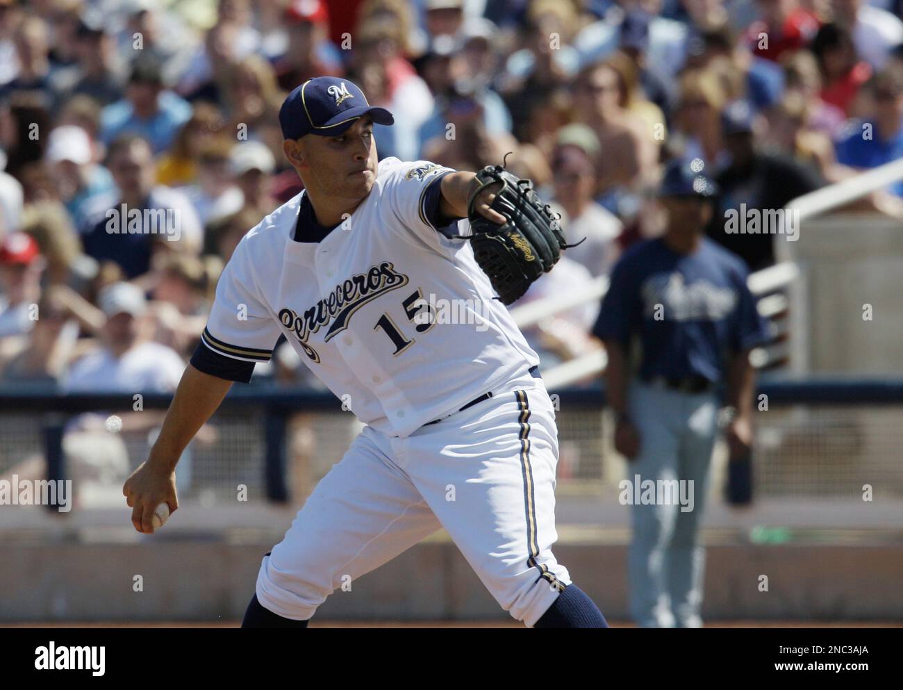 Milwaukee Brewers starting pitcher Marco Estrada throws against the San ...