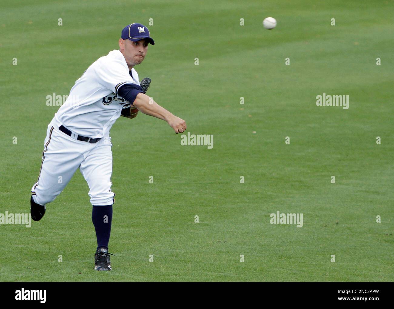 Milwaukee Brewers starting pitcher Marco Estrada throws before the ...