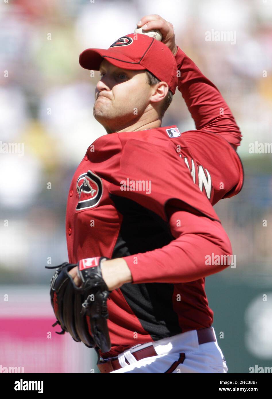 Arizona Diamondbacks starting pitcher Aaron Heilman throws against the ...