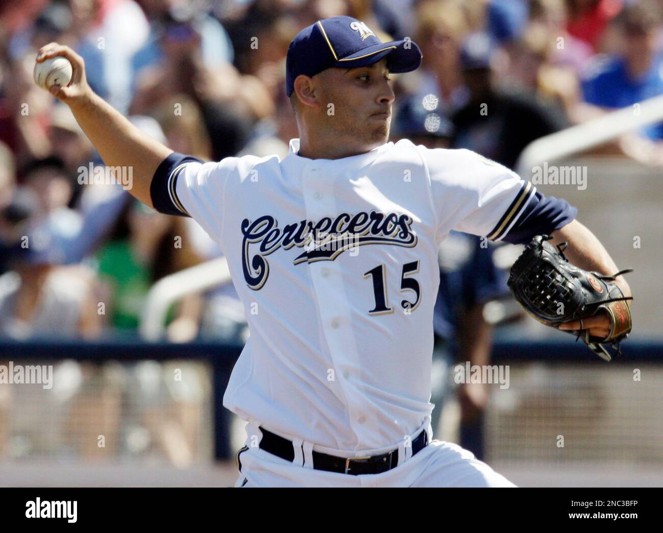 Milwaukee Brewers starting pitcher Marco Estrada throws against the San ...