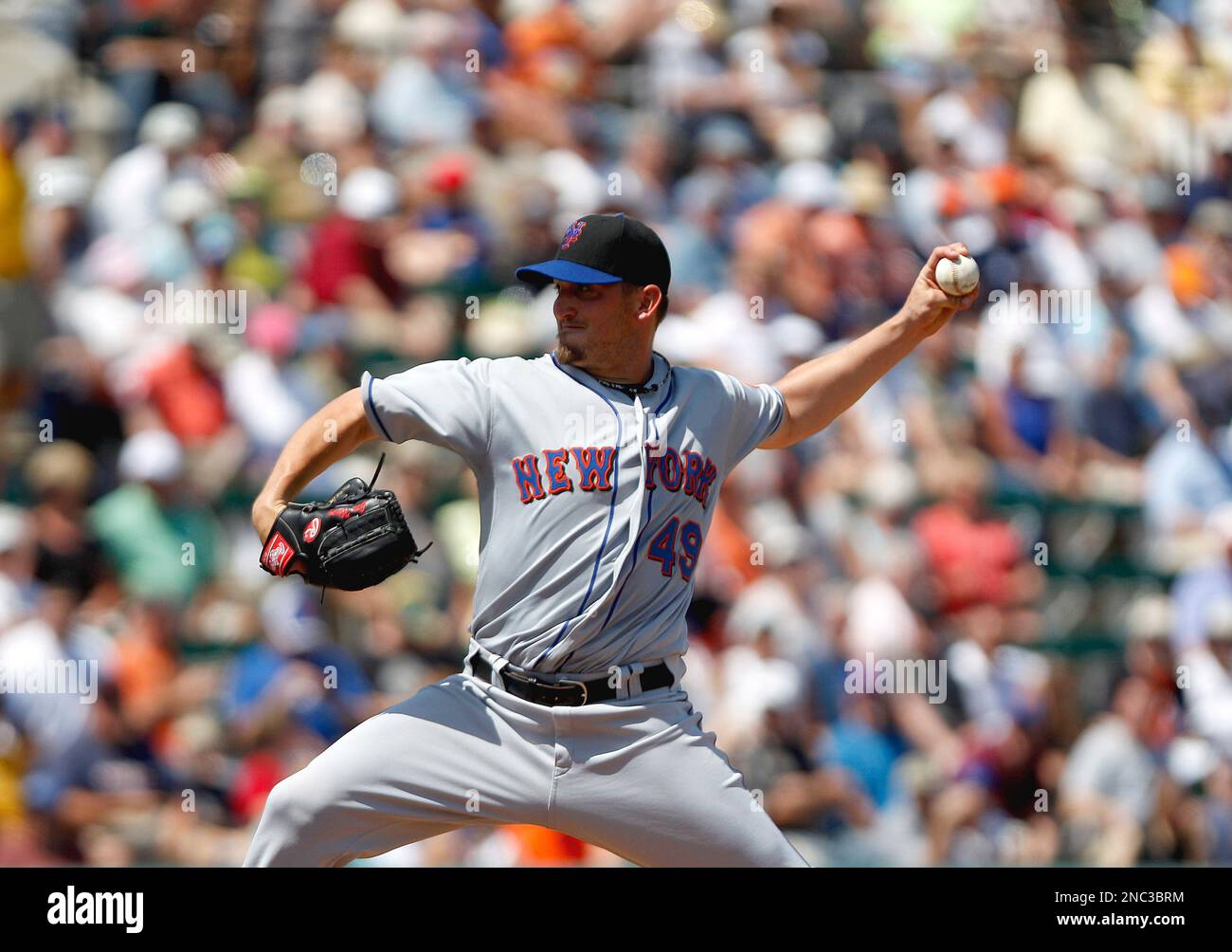 New York Mets starting pitcher Jonathon Niese (49) plays in a spring ...