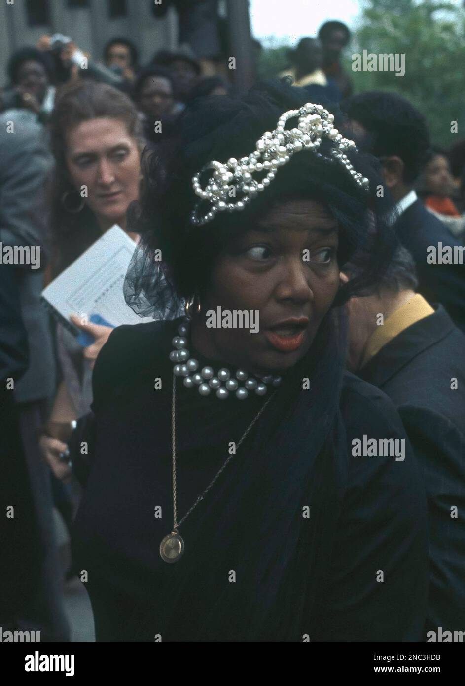 Singer Pearl Bailey arrives for the funeral of legendary jazz band ...