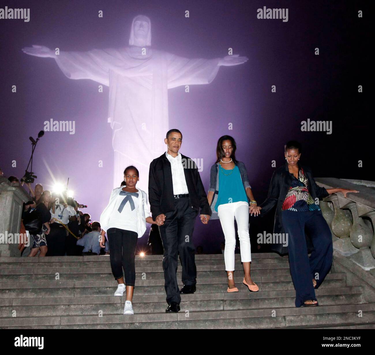 President Barack Obama with first lady Michelle Obama and daughters ...