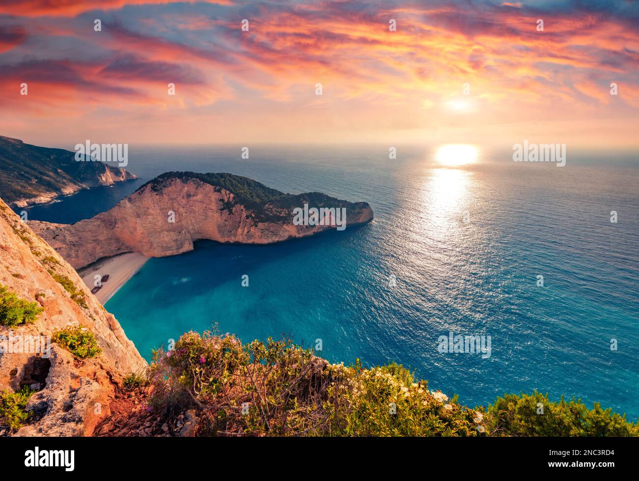 Fabulous spring sunrise on Shipwreck Beach. Colorful morning seascape ...