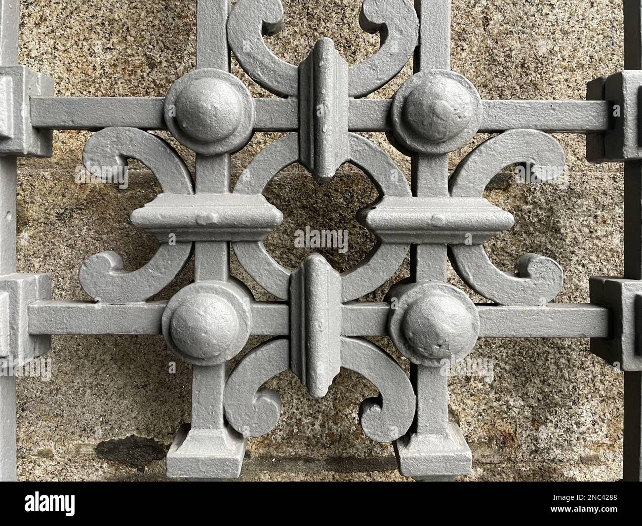 Grey iron gate hi-res stock photography and images - Alamy