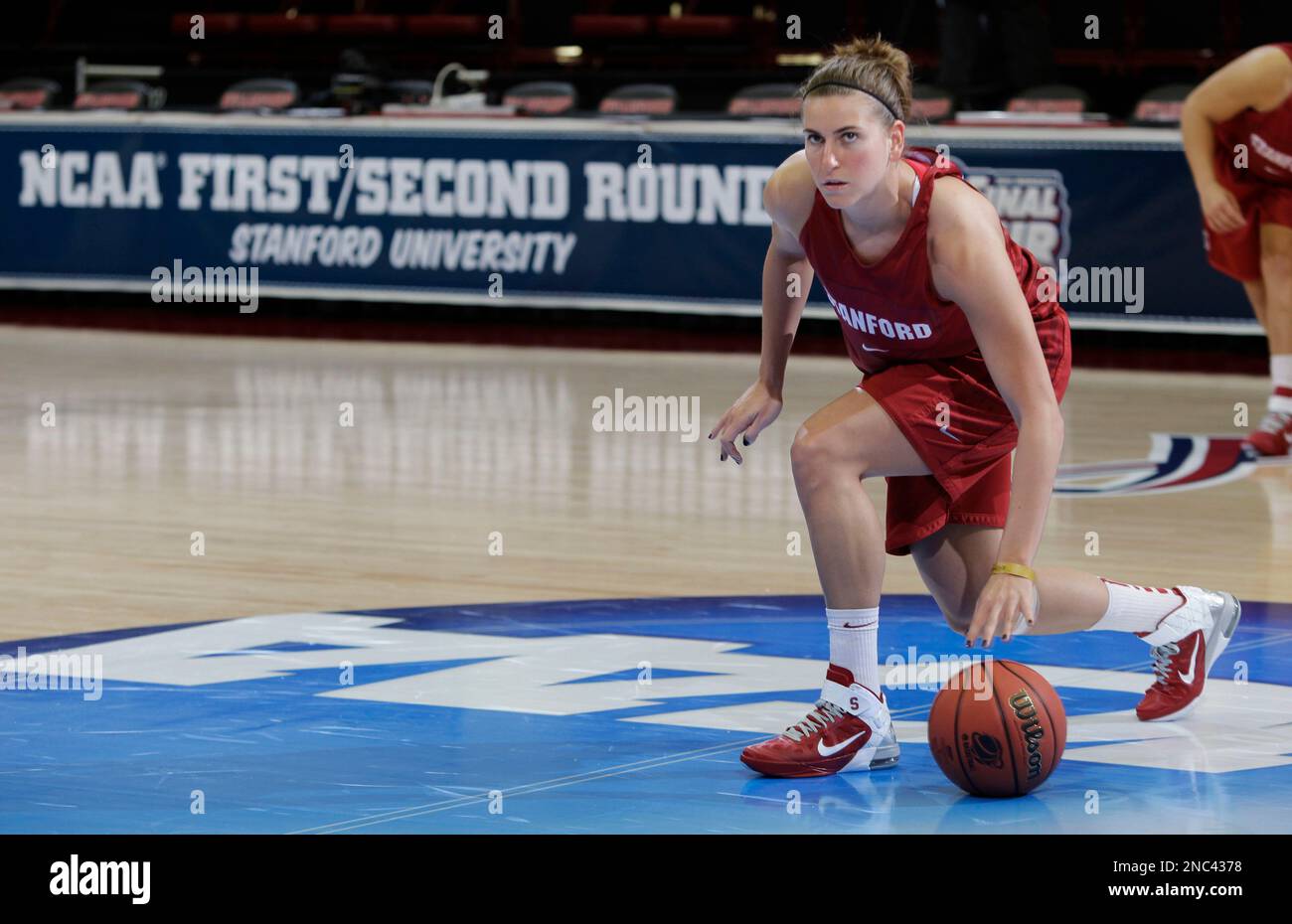 Stanford guard Jeanette Pohlen dribbles during practice in the first ...