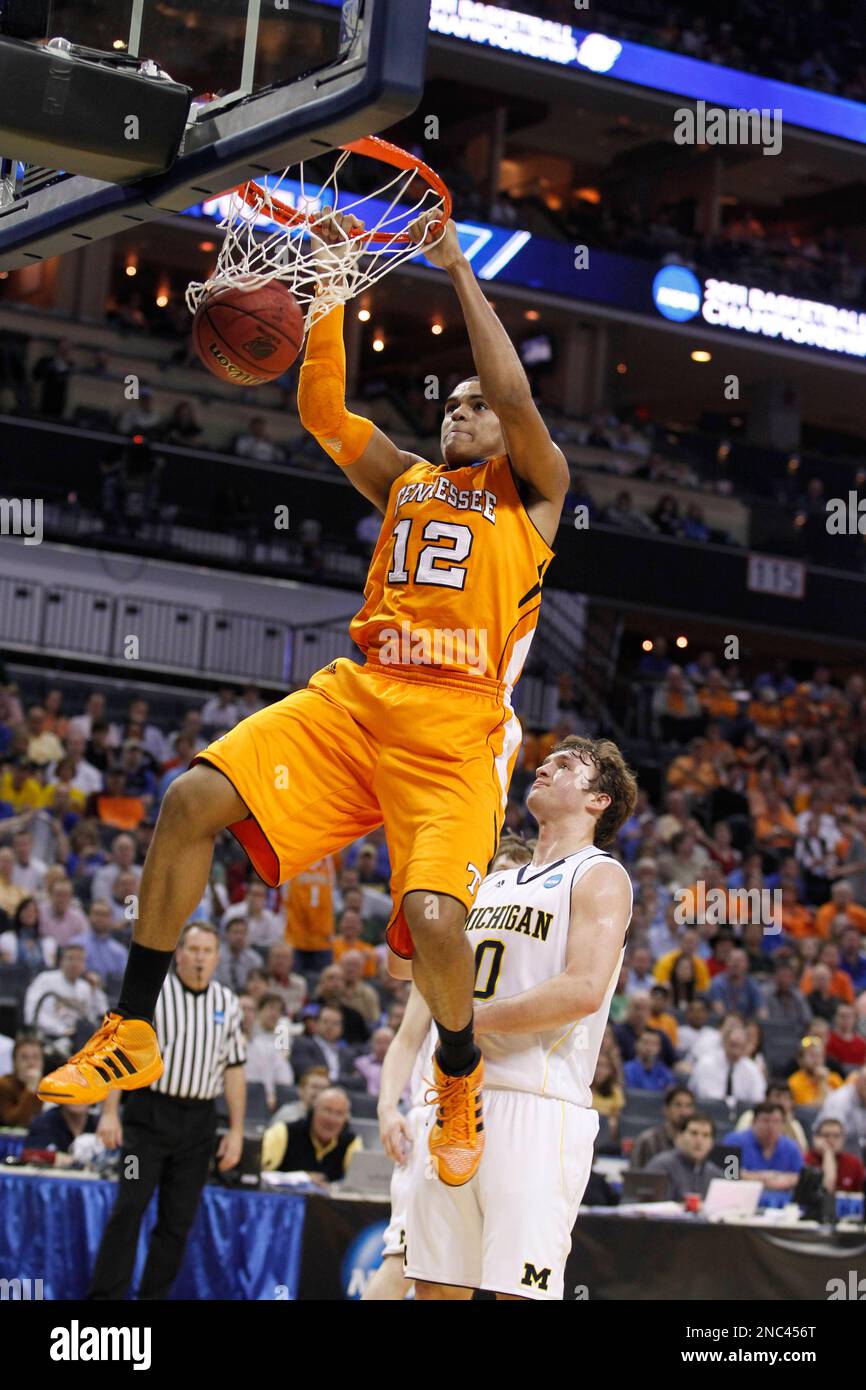 Tennessee forward Tobias Harris (12) dunks the ball against Michigan in ...