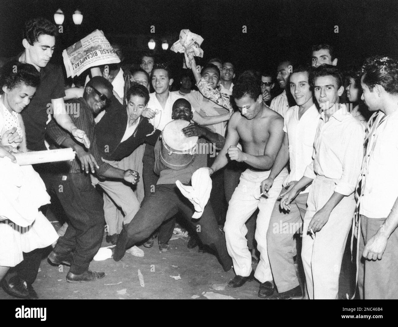 Samba dancing Brazilians celebrate Brazil’s World soccer championship ...