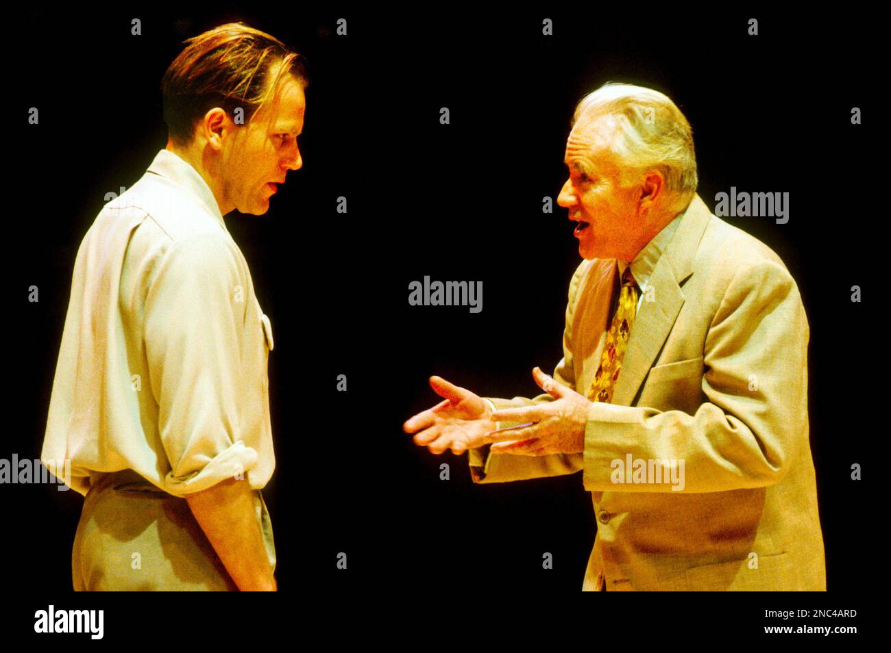 l-r: Matthew Marsh (Chris Keller), Ian Bannen (Joe Keller) in ALL MY ...