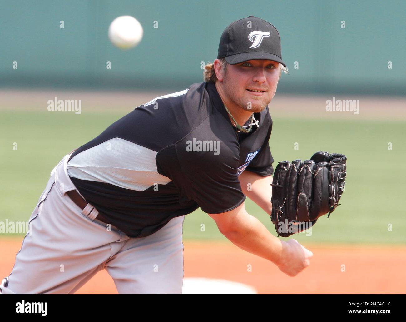 Toronto Blue Jays pitcher Kyle Drabek throws during a spring training ...