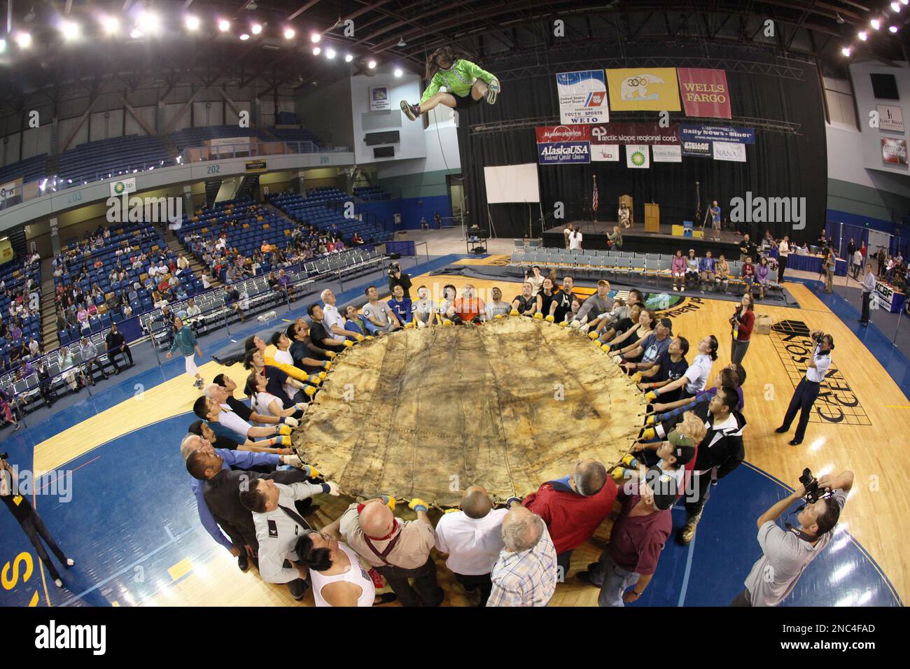 Trampoline olympics hi-res stock photography and images - Alamy