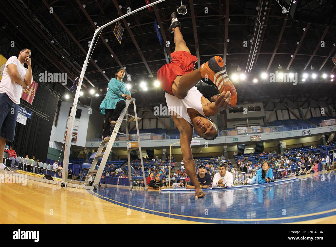 Alaskan high kick hi-res stock photography and images - Alamy