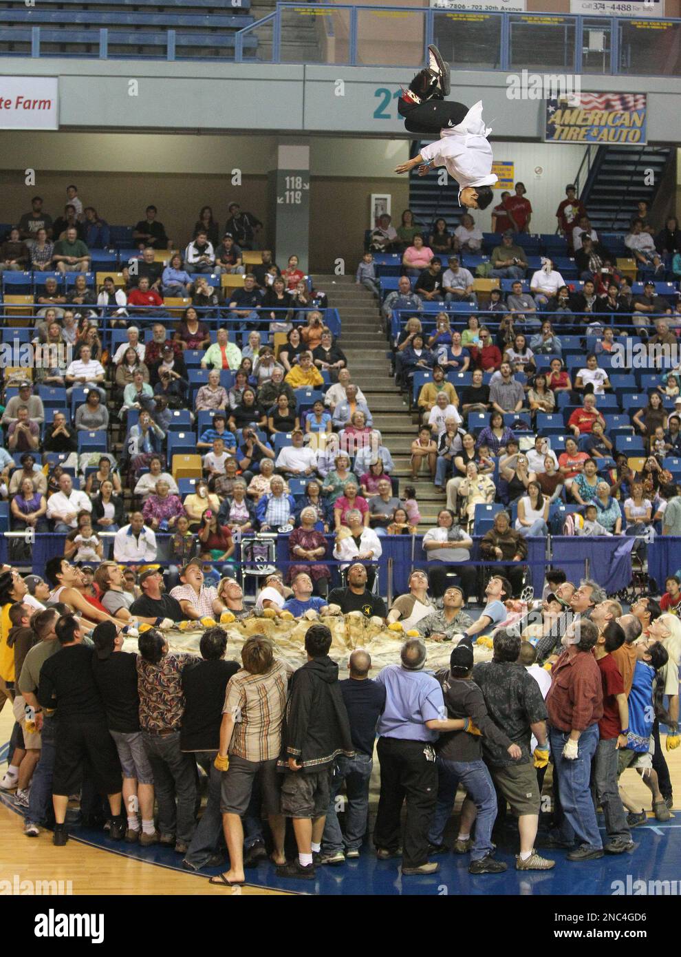 Trampoline olympics hi-res stock photography and images - Alamy