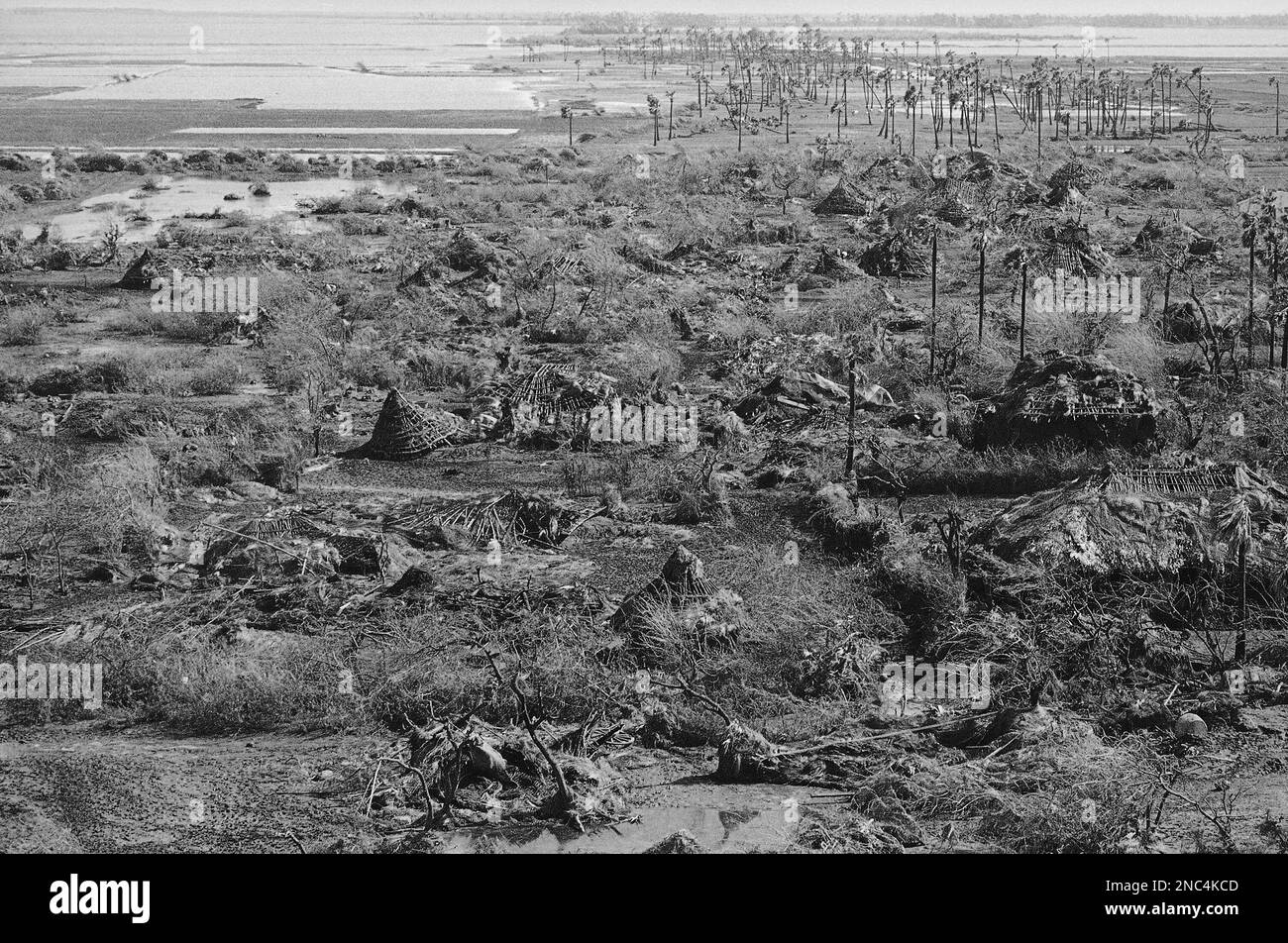Destructive cyclone that hit India in November 1977. (AP Photo Stock ...