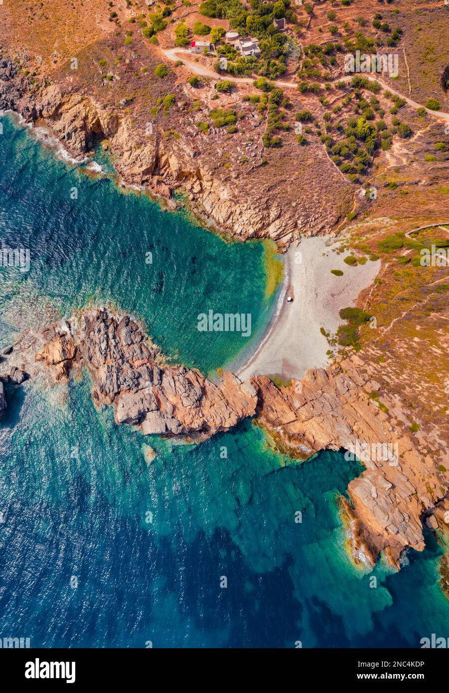 Flying straight down hi-res stock photography and images - Alamy
